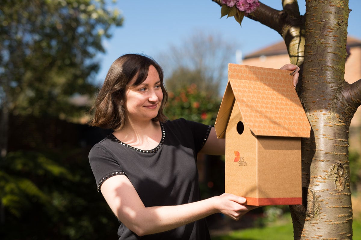 DS Smith to trial world’s first compostable, water-resistant cardboard ...